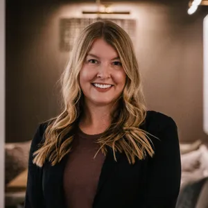 Kelly White, Lake Oswego Real Estate Agent | Premiere Property Group